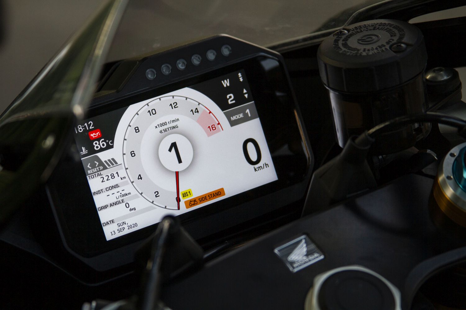 Teszt: Honda CBR1000RR-R SP – Túltolták, és ez így van rendjén ...