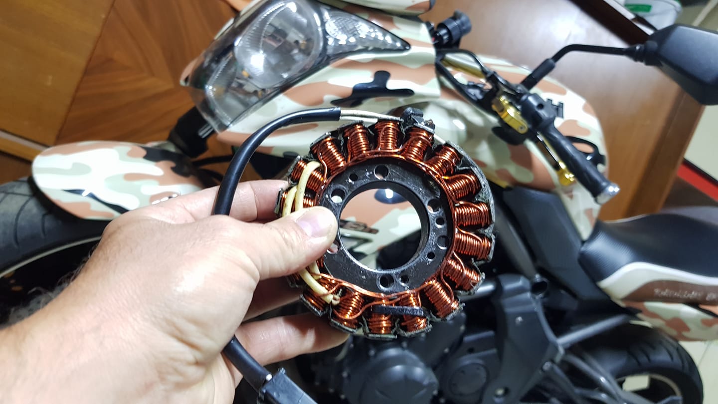 A nyeremény-Kawasaki története: Varga Norbi és a terepszínű ER-6n ...