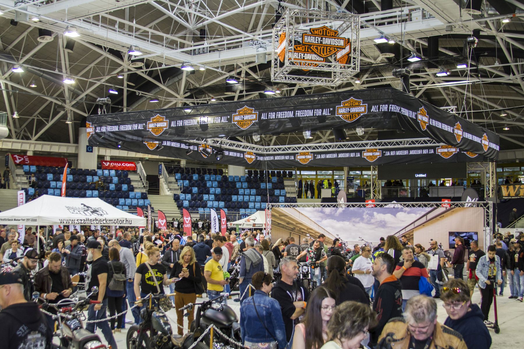 Képriport: Motor Show Budapest - 2019 - Hegylakók